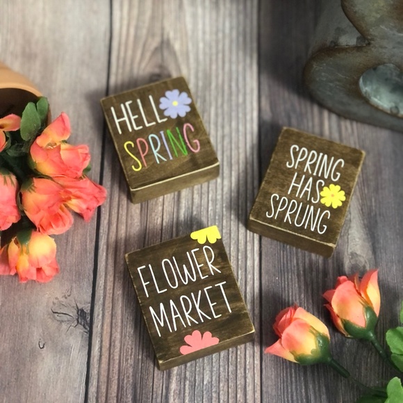 Hand Crafted | Accents | Set Of 3 Mini Wood Spring Signs | Poshmark